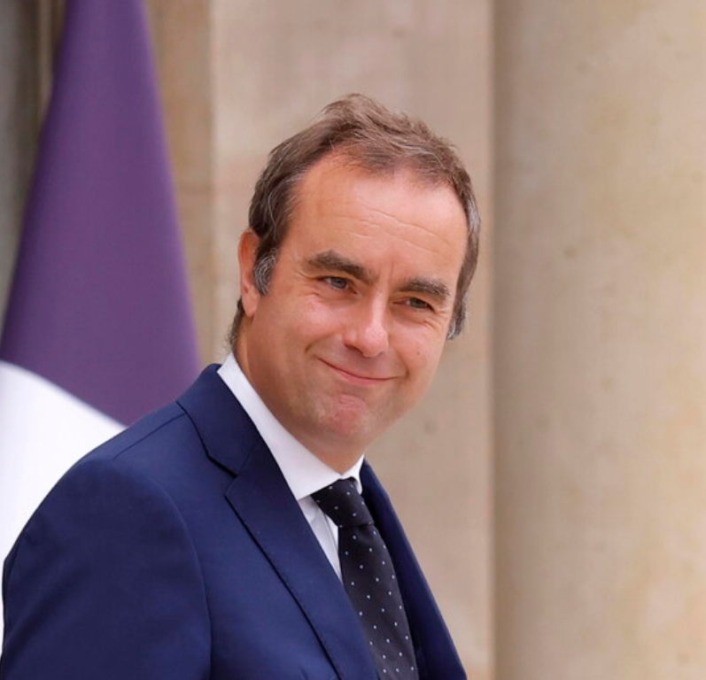 Macron affida a Lecornu la guida del governo francese